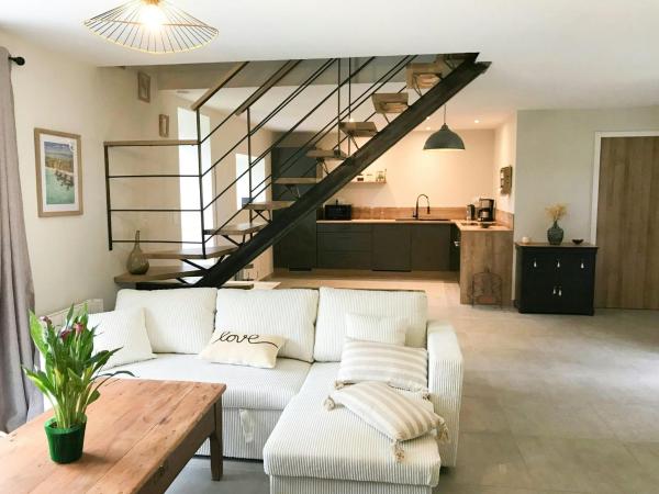 Country House Surrounded By Nature In Brittany - Josselin