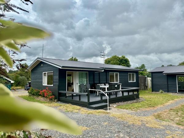 Peaceful Country Escape In Gordonton - Green Meadows Cottage - Huntly