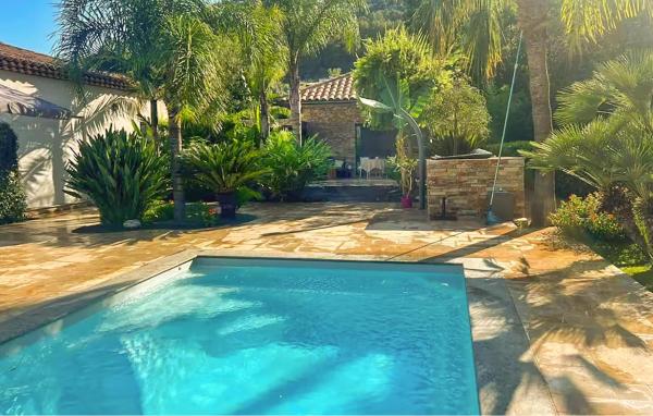 Très Beau Gîte Piscine - Spa - Le Pradet