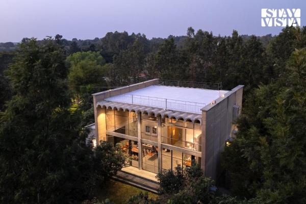 Stayvista At Matchbox With Pet-friendly, Bbq & Lawn - Hosur