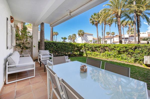 Townhouse W/ Swimming Pool And Underground Parking - Marbella