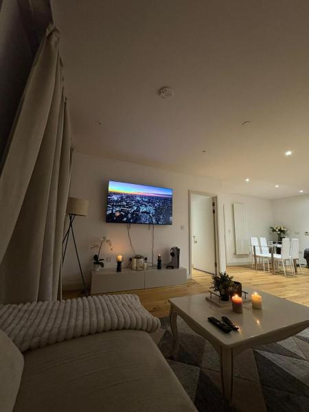 The Rosegold Retreat - Greenwich