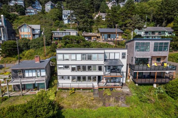 Oceanside 6 Bedroom Coastal Vista House - Oceanside, Oregon, OR