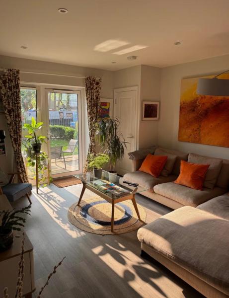 Stylish Art Apartment With Canal - Hounslow