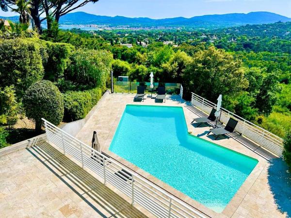 Gricard Villa T5 Avec Piscine Vue Panoramique Sur Les Collines De Grimaud Et Aperçu Mer - Grimaud