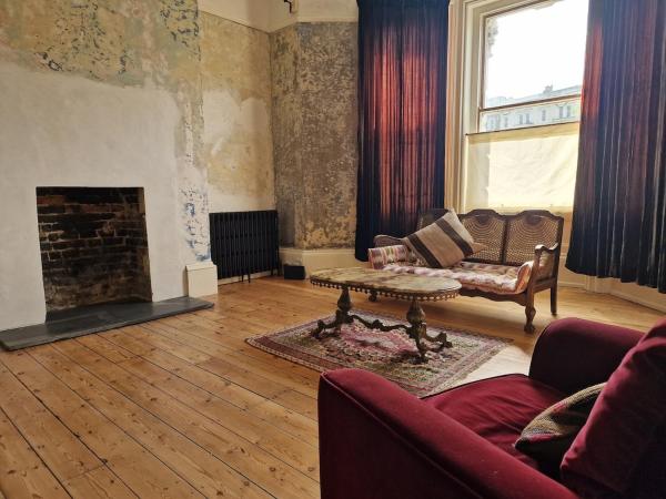 Sea Sprite -Large Sunny Clifftop Holiday Apartment & Private Garden - Broadstairs