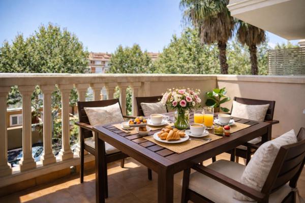 Arenal, Piscinas, Pistas De Tenis, Parque Infantil - Moraira