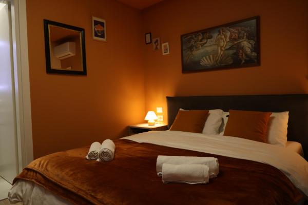 Small Boutique & Garden - Tirana