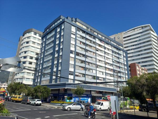 Hipercentro De Quito-habitación Con Baño Privado - Quito