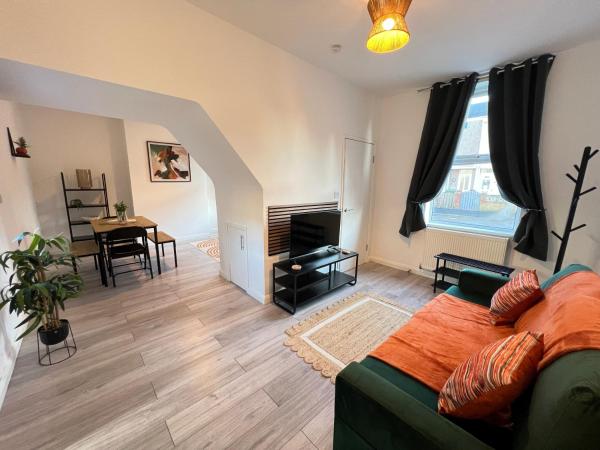 Homey Grimsby Sleeps 7 With Free Parking - Cleethorpes