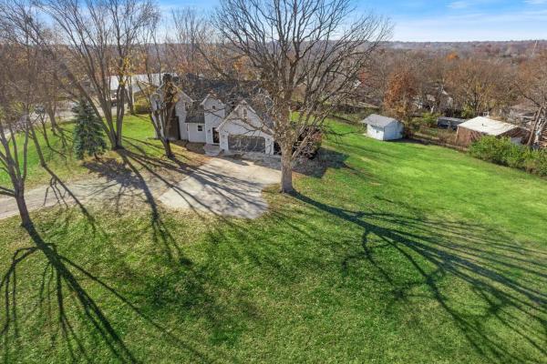 Renovated 4br Independence Retreat On 1.3 Acres - Independence, MO