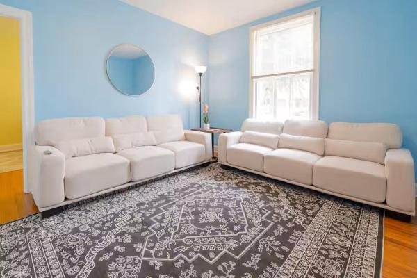 Charming 3br Home With 2 Parking Spot, Near Transit & Shopping, - Wilmette, IL