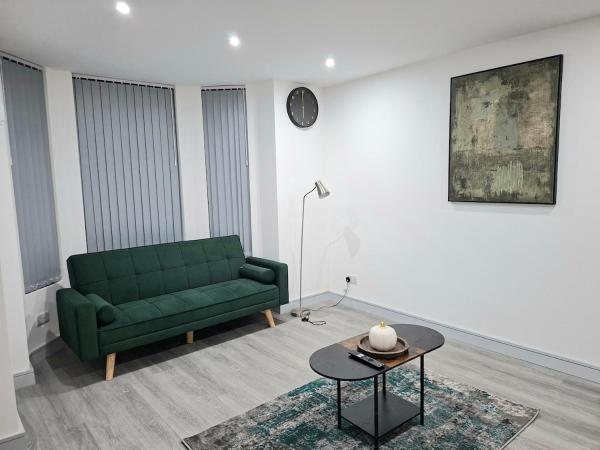 New & Beautiful Cosy & Spacious One Bedroom House - Coventry