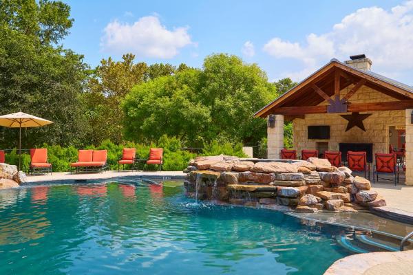 Fredericksburg Inn And Suites - Luckenbach, TX