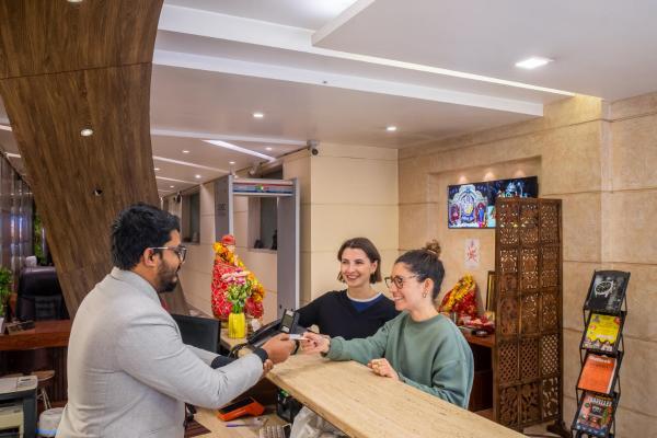 Hotel Neu Villa I Top Location Near Connaught Place And New Delhi Railway Stn - Deli