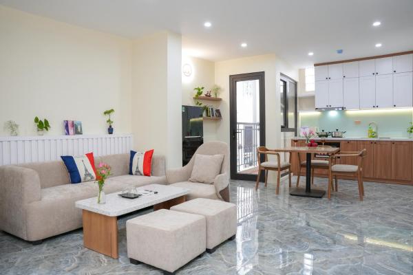 Fusion Apartment - Tay Ho Center With Balcony - Hanoi