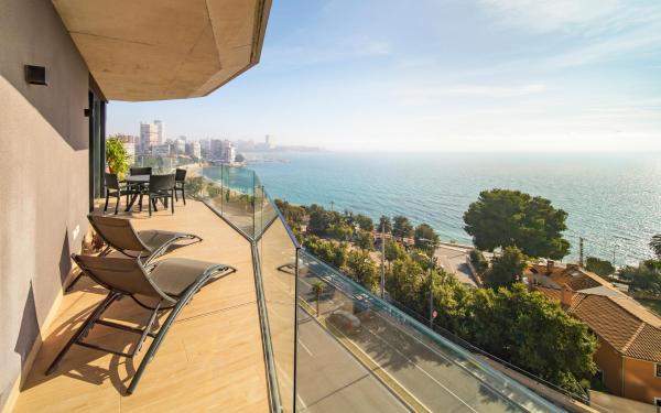 Primera Linea De Playa Con Vistas Directas Al Mar-apartamento Premium Albufereta - Alicante