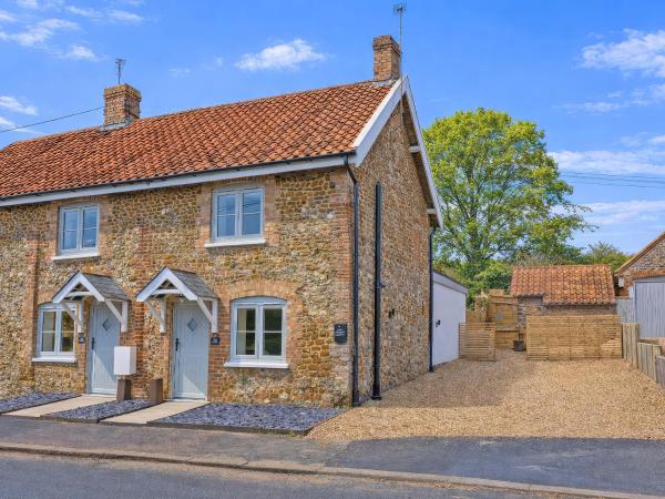 Huxley's Cottage - Uk49813 - Thornham