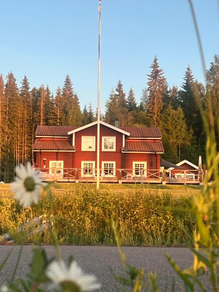 Lakeside Villa With Sauna & Hot Tub - Rättvik