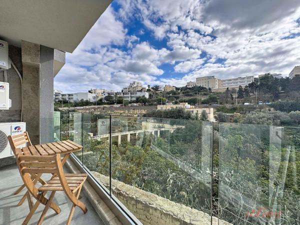 Valley View Pool Apartment In St Julians - Malta