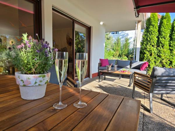 Exklusive Ferienwohnung Bad Salzschlirf - Direkt Am Waldrand - Großer Garten Kompett Umzäunt - Hunde Willkommen - 2 Private Stellplätze - Schlitz