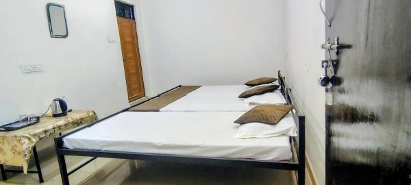 Hotel D Crown - Allahabad