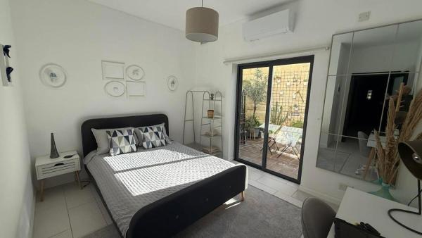 Happy Hive - Valletta, Malta