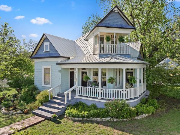 1900s Home In Historic Dt Round Rock - Round Rock, TX