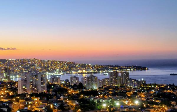 Depto Valparaíso Con Vista Al Mar Y A La Bahía De Valparaíso - Valparaíso