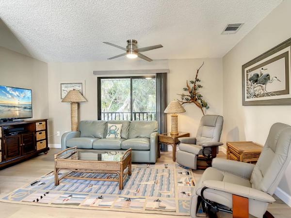Chillax Island Condo – Beach, Bay & Pool - Manasota Key, FL