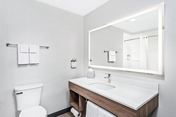 Holiday Inn Express Hotel & Suites Chicago-algonquin By Ihg - Elgin, IL