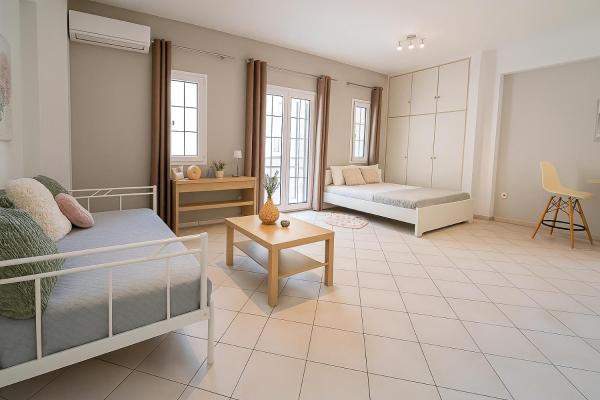 Spacious City Center Studio With Large Balcony - Iraklion