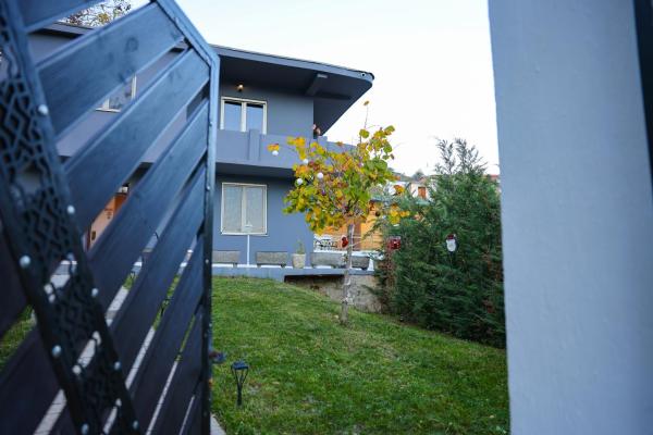 Berat Hill Hostel - Berat