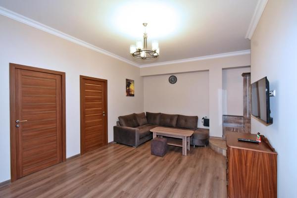 Abovyan-sayat-nova Central 2-bedrooms Apartment - Yerevan