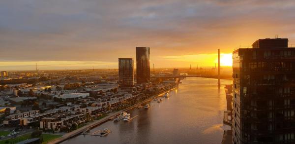 Melbourne Lifestyle Apartments - Best Views On Collins - Williamstown