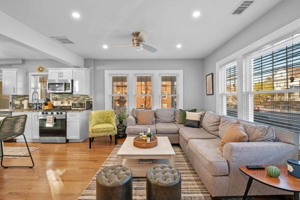 Lafayette - Salem, MA