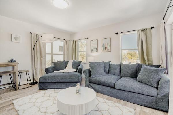 Lauderdale Breeze Villas - Luxury 3 Br Coastal Retreat - Fort Lauderdale-Hollywood Airport (FLL)