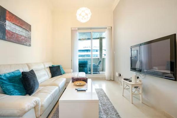 Holiday Home Near Beach & Metro - Dubai