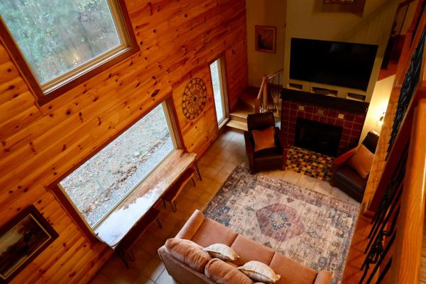 Hillside Hideaway Retreat - A Secluded Modern Cabin - Hot Springs Village, AR