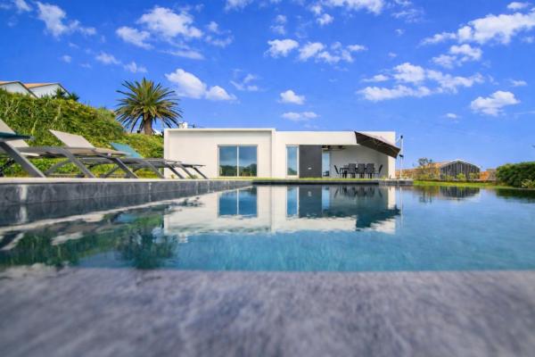 Seaview Villa With Heated Private Pool - Azores