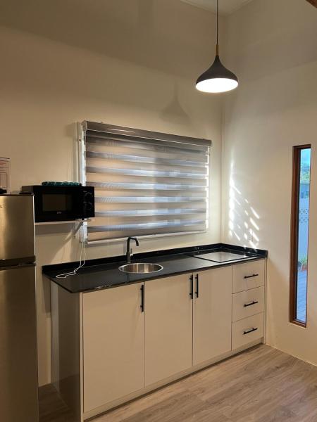 Ely's Modern Studio Apartment - Suriname