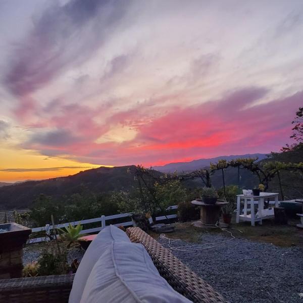 Beverlys Hilltop Retreat - Fallbrook, CA