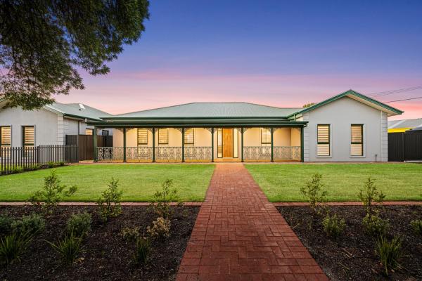 Shining House Villa B - Greenock