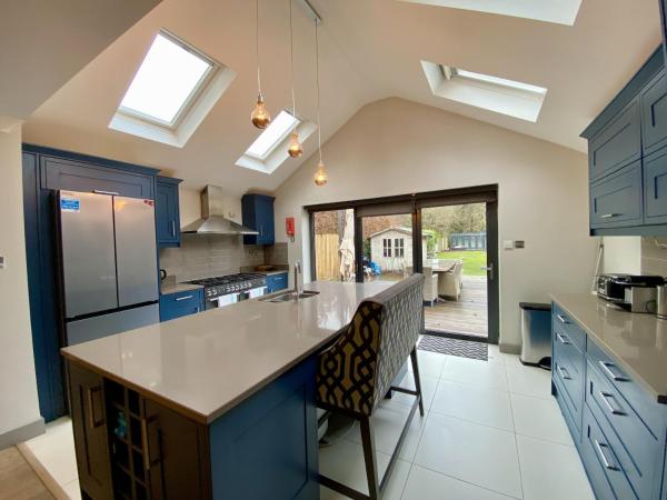 Ascot Stunning And Modern 4 Bedroom House With Garden Office - Windsor, UK
