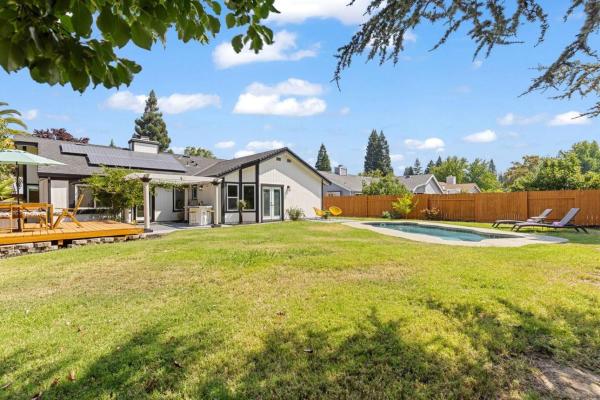 Family Home-garage Parking-hot Tub-pool - Roseville, CA