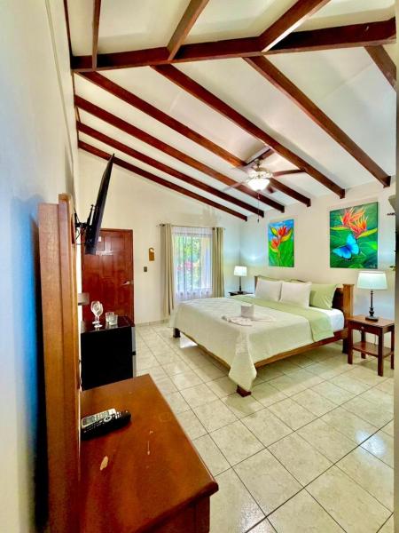 Loma Real Hot Springs Bed & Breakfast - La Fortuna