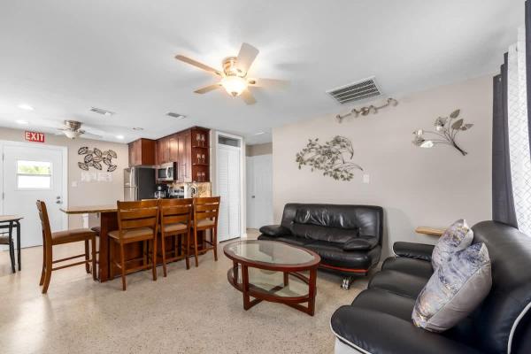 Charming Beachside Retreat #3 - Steps To The Beach - Pinellas County, FL