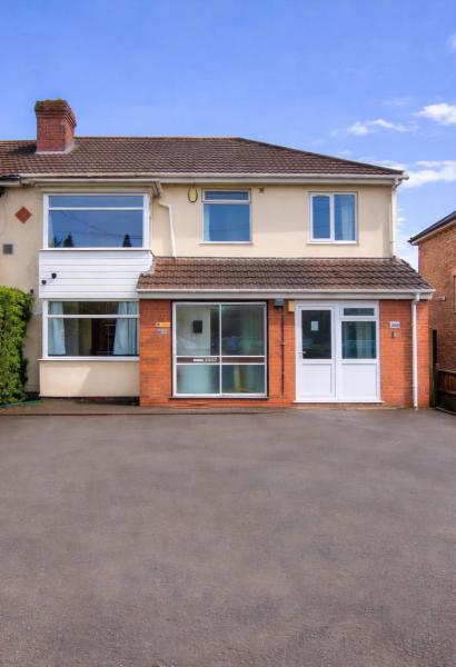 Airport Lodge - Staffordshire