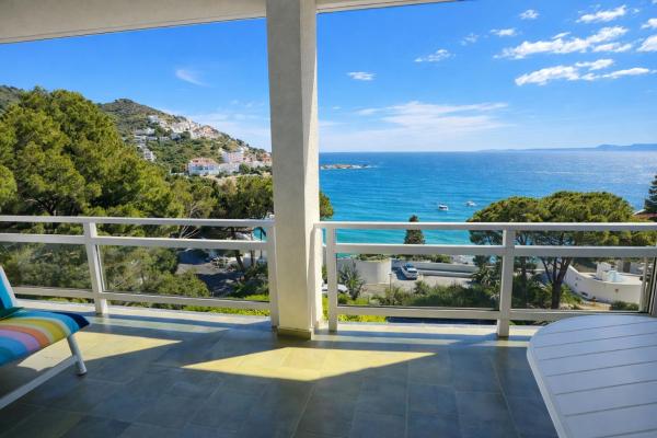 Vue Mer Exceptionnelle - Grande Terrasse - Parking Privé - Roses