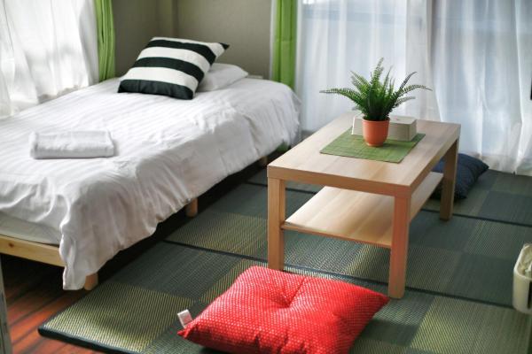 Qu202 Japanese-style 2br Home Near Koiwa, 3 Single Beds And 1 Floor Futon, Sleeps 4 - Urayasu